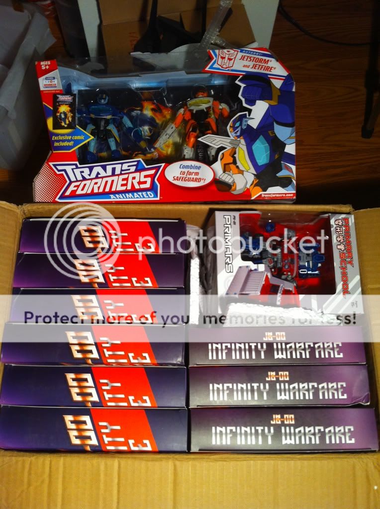 Junkion Blacksmith Infinity Warfare Set in Hand Images - Transformers ...